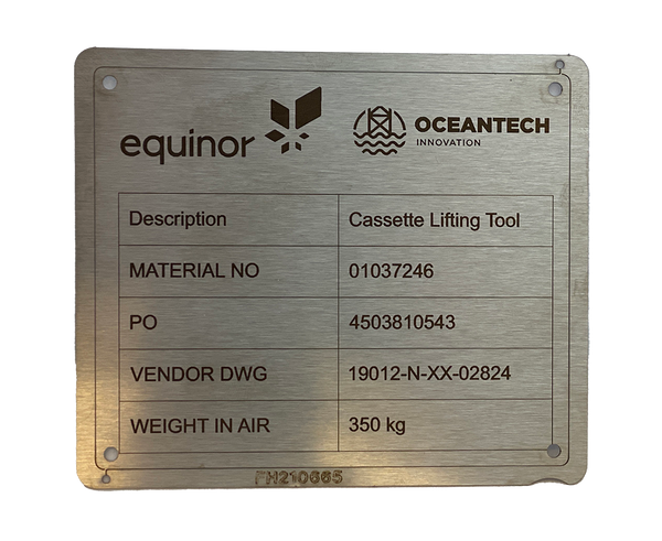 Merkeskilt i syrefast stål og aluminium - MERKEFABRIKKEN.NO